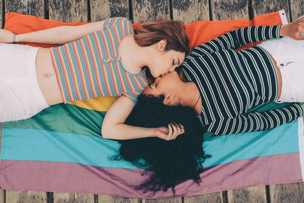 700 Fotos Bilder Und Lizenzfreie Bilder Zu Latina Lesbian Kissing