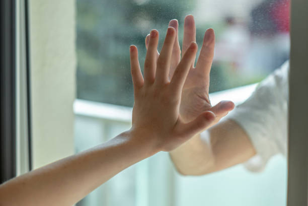 Hand On Window Pictures | Download Free Images on Unsplash