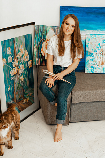 Photo Libre De Droit De Lart Lœuvre De Lartiste La Jeune Belle Artiste