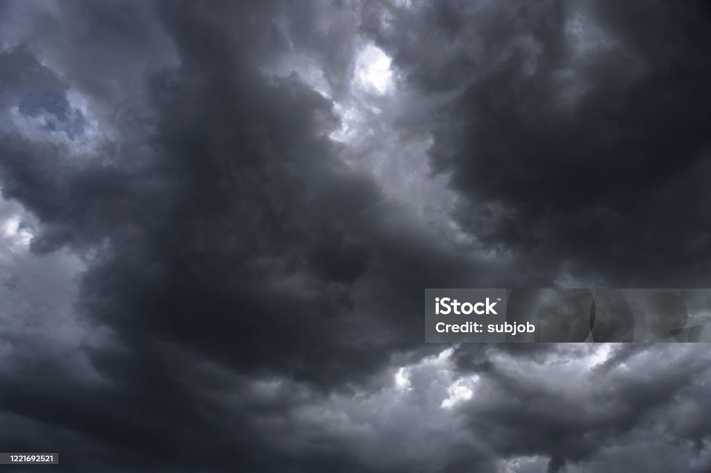 Awan Petir Yang Mengerikan Dari Sisi Pesawat Awan Epik Suram Gambar ... Awan Petir Yang Mengerikan Dari Sisi Pesawat Awan Epik Suram Gambar ...