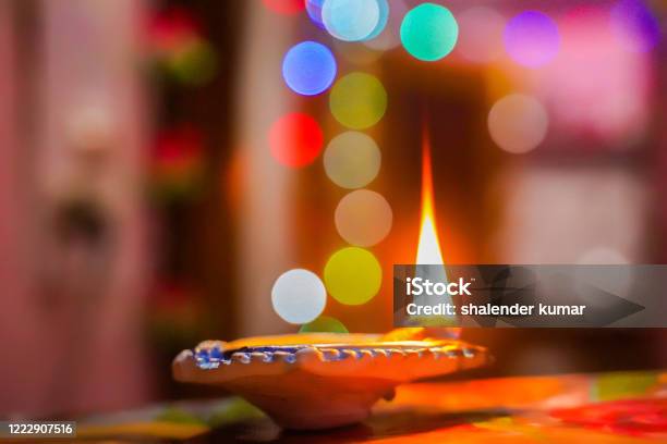 Una De Las Fiestas Más Populares Del Hinduismo Diwali Simboliza La Foto