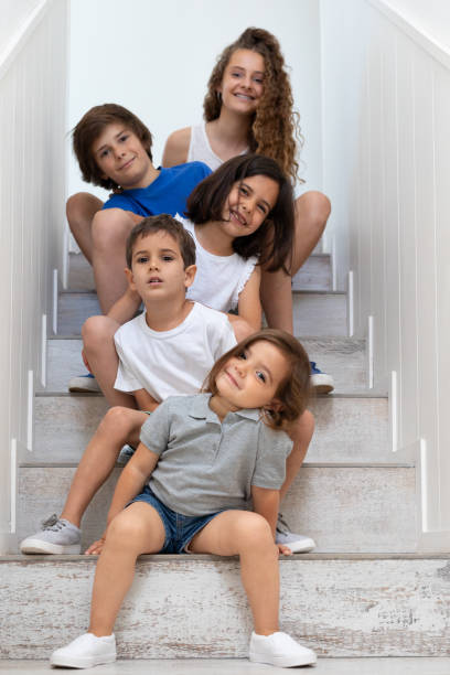 Sepupu Foto Foto Foto Stok Potret And Gambar Bebas Royalti Istock