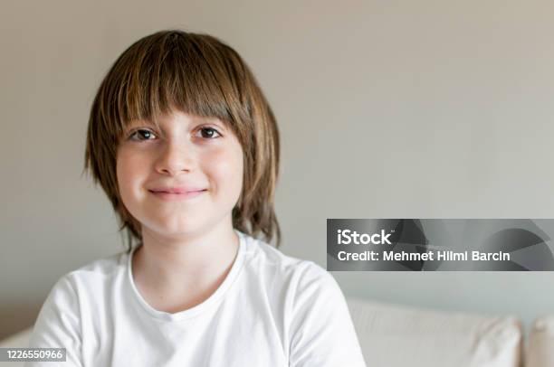 Bocah Imut Turki Berpose Di Rumah Foto Stok - Unduh Gambar Sekarang ... Bocah Imut Turki Berpose Di Rumah Foto Stok - Unduh Gambar Sekarang ...