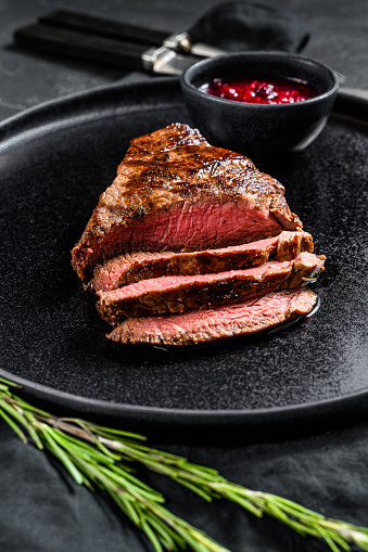 Irisan Steak Daging Sapi Marmer Panggang Daging Sapi Tenderloin Latar