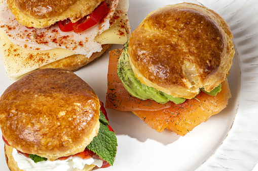 Bermacammacam Scone Buatan Sendiri Dengan Ham Keju Alpukat Salmon Krim ... Bermacammacam Scone Buatan Sendiri Dengan Ham Keju Alpukat Salmon Krim ...