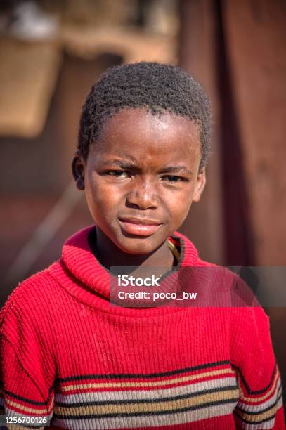 Potret Seorang Anak Afrika Foto Stok - Unduh Gambar Sekarang - 8-9 ... Potret Seorang Anak Afrika Foto Stok - Unduh Gambar Sekarang - 8-9 ...