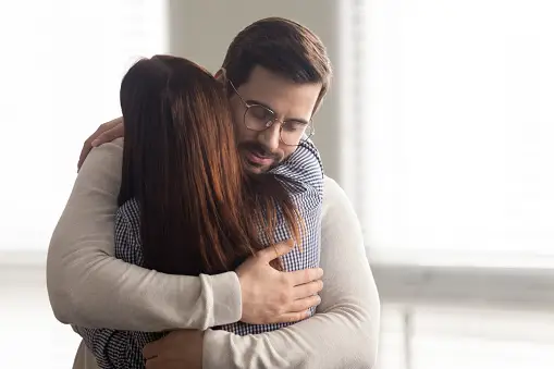 999 Man And Woman Hugging Pictures Download Free Images On Unsplash