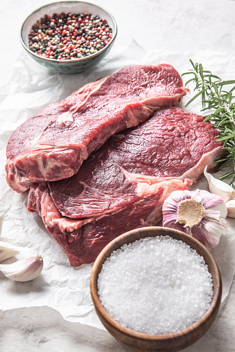 Dua Rib Mata Steak Garam Rempah Rosemary Dan Bawang Putih Puncak