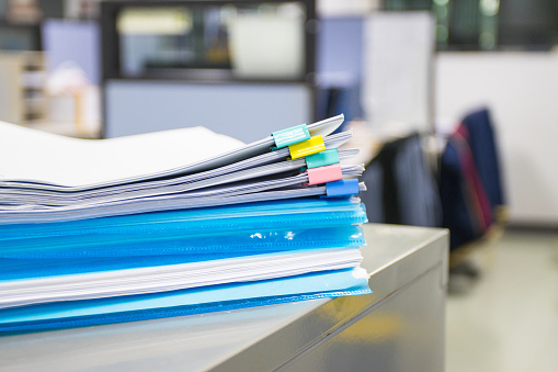 Folder File Dan File Kertas Laporan Stack Of Business Pada Tabel Di
