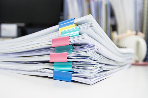 Folder File Dan File Kertas Laporan Stack Of Business Pada Tabel Di