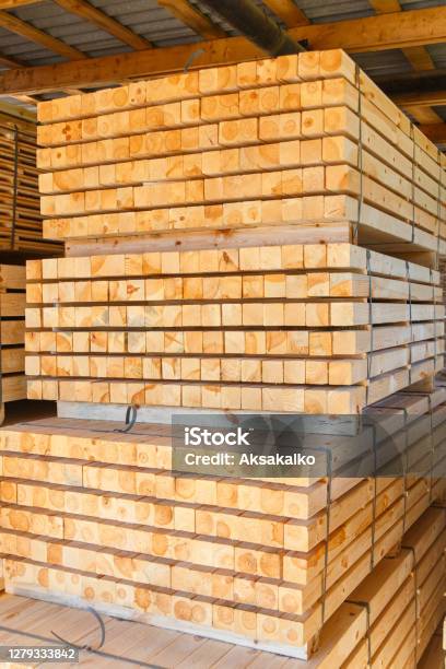 Tumpukan Papan Kayu Di Kincir Kayu Papan Foto Stok - Unduh Gambar ... Tumpukan Papan Kayu Di Kincir Kayu Papan Foto Stok - Unduh Gambar ...