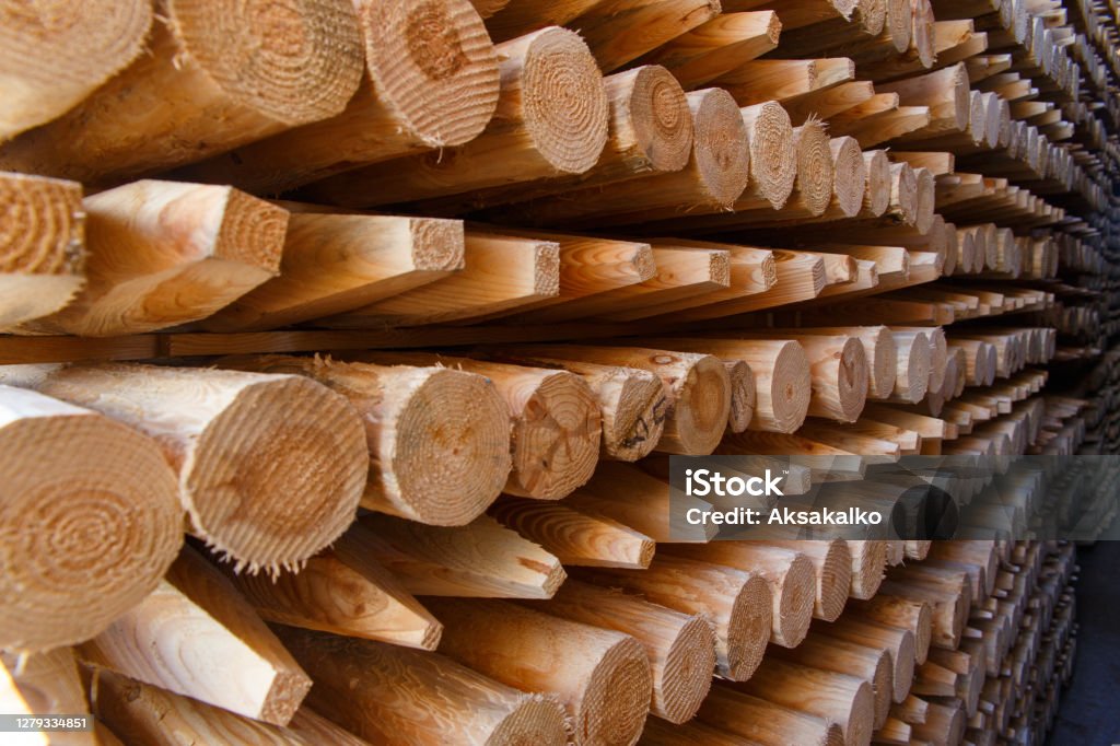 Tumpukan Papan Kayu Di Kincir Kayu Papan Foto Stok - Unduh Gambar ... Tumpukan Papan Kayu Di Kincir Kayu Papan Foto Stok - Unduh Gambar ...