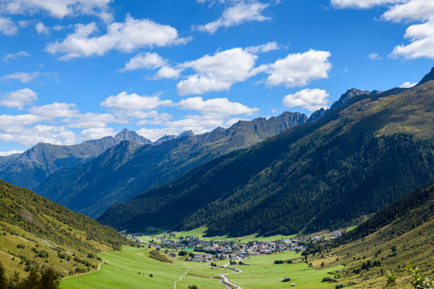 Mountain Village Pictures | Download Free Images on Unsplash