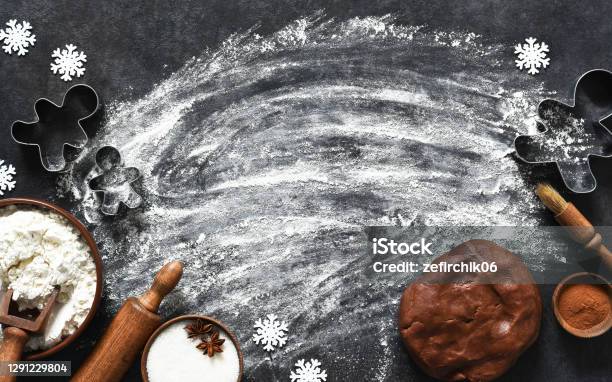 Tata Letak Bahan Untuk Membuat Manusia Roti Jahe Kuekue Tahun Baru Di