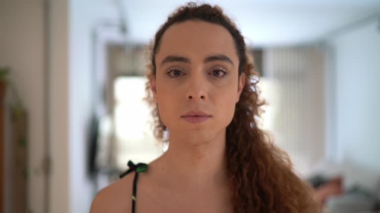 13.500+ Transgender Stockvideo's en royalty-free beelden - iStock 13.500+ Transgender Stockvideo's en royalty-free beelden - iStock