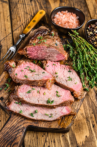 Irisan Langka Daging Sapi Panggang Sirloin Tri Tip Steak Bbq Di Atas