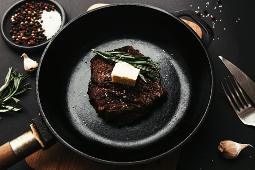 Dimasak Ribeye Steak Di Atas Wajan Lada Rosemary Garam Bawang Putih