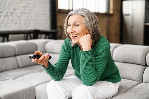 Photo Libre De Droit De Image De Femme Âgée De Sourire Émotive
