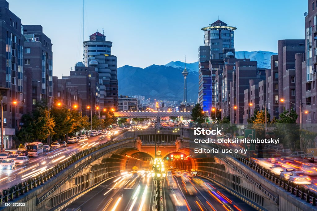 06 05 2019 Teheran Iran Pemandangan Malam Terkenal Teheran Arus Lalu ... 06 05 2019 Teheran Iran Pemandangan Malam Terkenal Teheran Arus Lalu ...