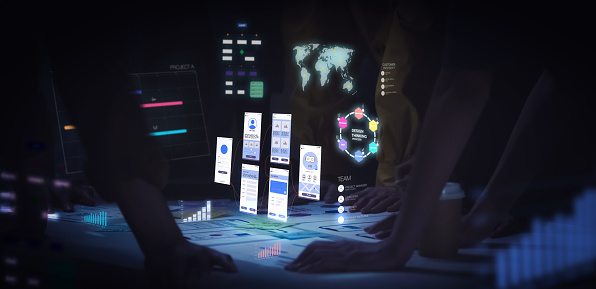 Pengembang Close Up Ux Dan Desainer Ui Menggunakan Brainstorming