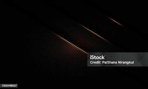 Abstrak Tiga Garis Bayangan Cahaya Emas Slash Pada Logam Hexagon Mesh