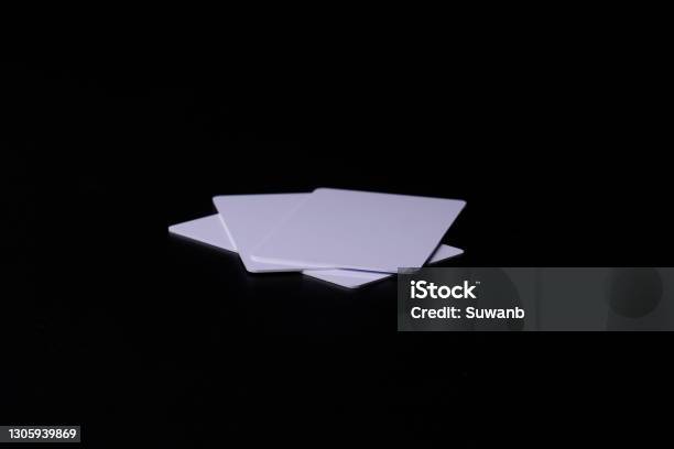 Tumpukan Kartu Proximity Atau Rfid Tipe Putih Tipis Fleksibel Pada ... Tumpukan Kartu Proximity Atau Rfid Tipe Putih Tipis Fleksibel Pada ...