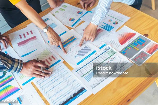 Bagan Laporan Tim Strategi Bisnis Grafik Data Infografis Menganalisis