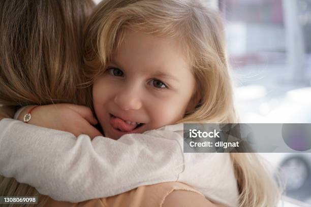 Momentos De Mamá E Hija Generaciones Foto De Stock Y Más Banco De