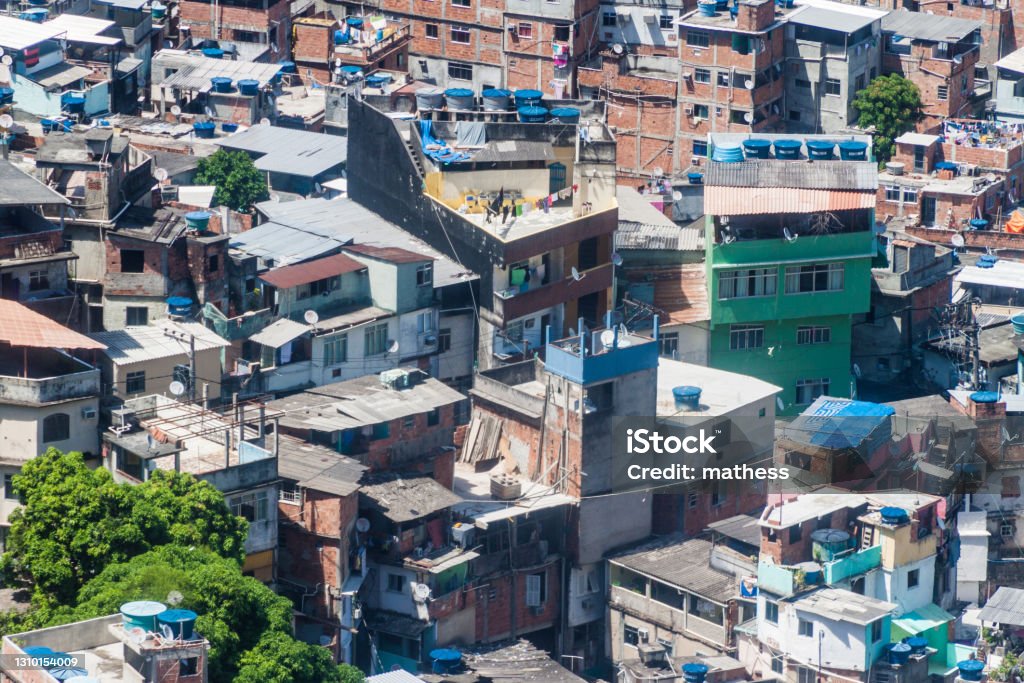 ブラジルリオデジャネイロのファベーラロシーニャの空中写真 ゴミのストックフォトや画像を多数ご用意 ゴミ 山 カラー画像 Istock