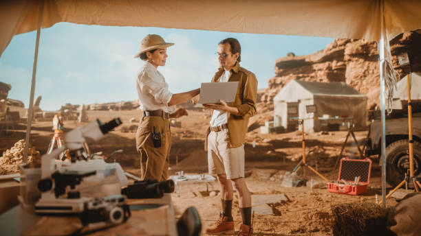 Archaeologist Pictures | Download Free Images on Unsplash