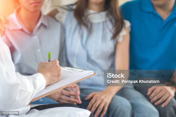 Terapis Keluarga Orang Tua Dengan Konsep Kesehatan Mental Remaja