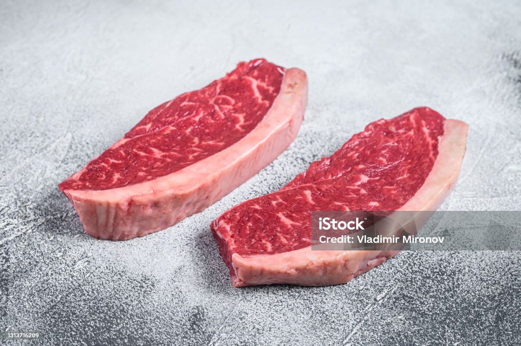 Pantat Tutup Mentah Atau Steak Daging Sapi Sirloin Atas Latar Belakang