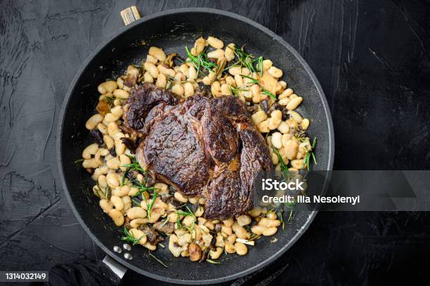 Daging Sapi Marmer Panggang Rib Mata Steak Dan Sayuran Pada