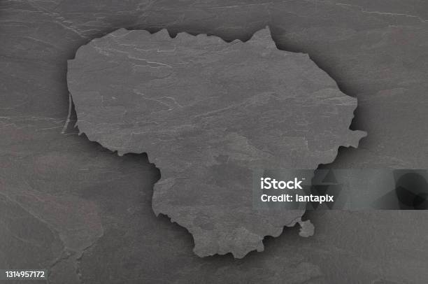 Carte De La Lituanie Sur Lardoise Foncée Vecteurs Libres De Droits Et