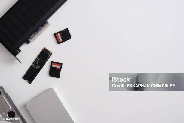Konsep Perangkat Penyimpanan Data Dengan Hard Disk Solid State Drive ... Konsep Perangkat Penyimpanan Data Dengan Hard Disk Solid State Drive ...