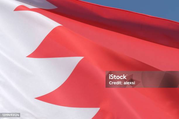 Bendera Bahrain Melambaikan Tangan Foto Stok - Unduh Gambar Sekarang ... Bendera Bahrain Melambaikan Tangan Foto Stok - Unduh Gambar Sekarang ...