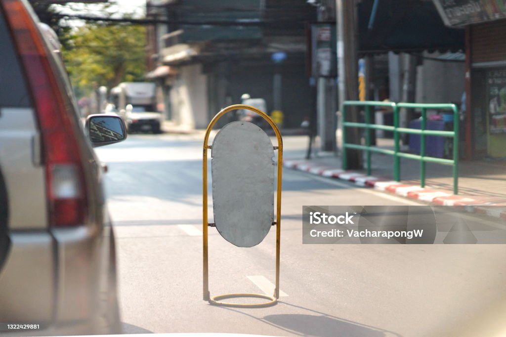 Tanda Mockup Kosong Pasca Papan Lalu Lintas Di Jalan Untuk Perubahan ... Tanda Mockup Kosong Pasca Papan Lalu Lintas Di Jalan Untuk Perubahan ...