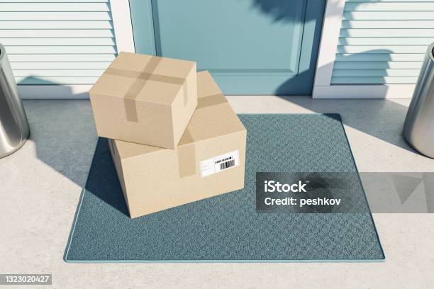 Imagen Soleada De Cajas De Papel Entregadas A La Puerta De Entrada ... Imagen Soleada De Cajas De Papel Entregadas A La Puerta De Entrada ...
