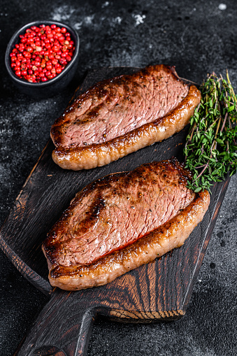 Bbq Grilled Top Sirloin Cap Atau Steak Picanha Di Atas Talenan Kayu