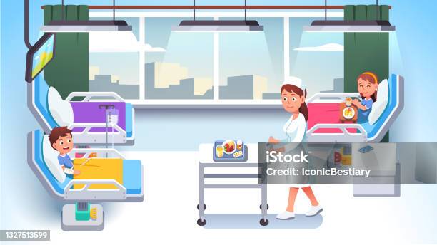 Fille Malade Et Garçon Blessé Enfants Patients Mentant Dans Les Lits De Salle Dhôpital Moderne