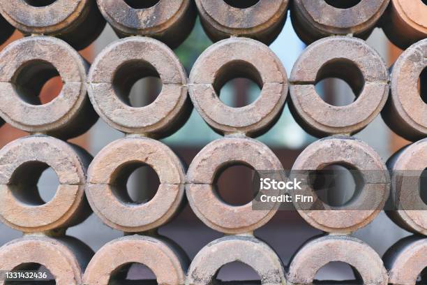 Dinding Yang Terbuat Dari Batu Bulat Yang Tidak Biasa Foto Stok - Unduh ... Dinding Yang Terbuat Dari Batu Bulat Yang Tidak Biasa Foto Stok - Unduh ...