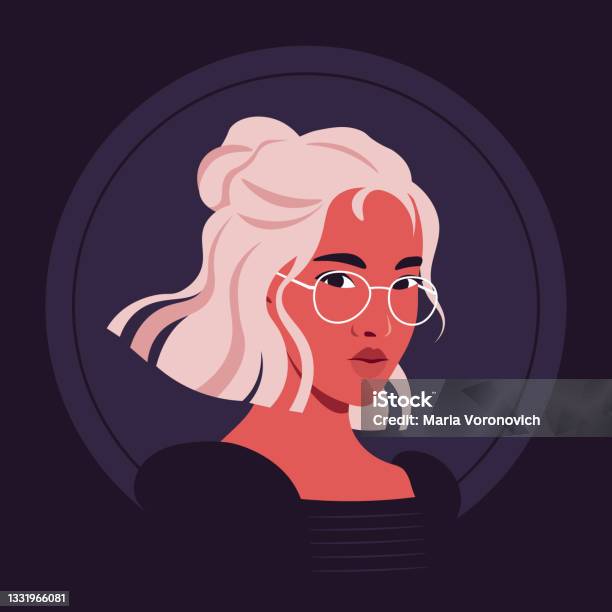 Potret Seorang Wanita Asia Yang Cerdas Dalam Setengah Giliran Dengan ... Potret Seorang Wanita Asia Yang Cerdas Dalam Setengah Giliran Dengan ...