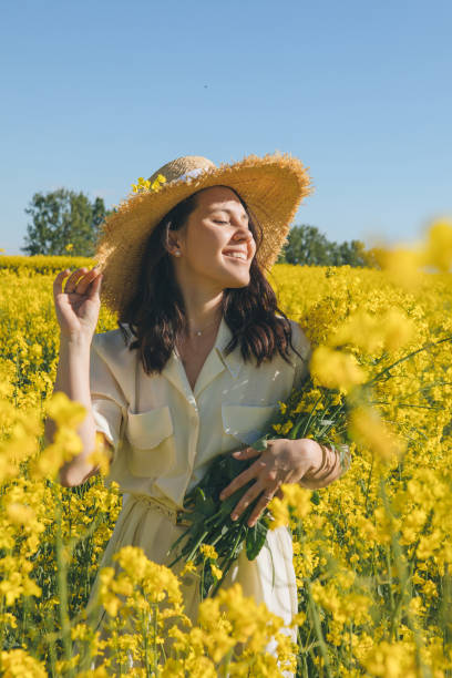 Spring Woman Pictures | Download Free Images on Unsplash