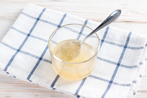 Gelatin Dilarutkan Dalam Air Agen Gelling Gelatin Agaragar Atau Bubuk ... Gelatin Dilarutkan Dalam Air Agen Gelling Gelatin Agaragar Atau Bubuk ...