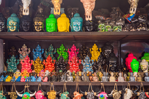 Toko Suvenir Khas Yang Menjual Suvenir Dan Kerajinan Bali Di Pasar Ubud