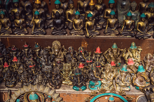 Toko Suvenir Khas Yang Menjual Suvenir Dan Kerajinan Bali Di Pasar Ubud