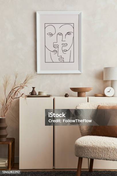Komposisi Bergaya Desain Interior Kreatif Ruang Tamu Dengan Bingkai
