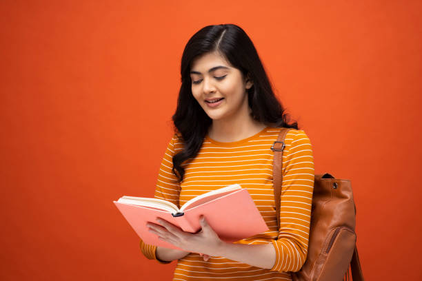 Girl Holding Books Pictures | Download Free Images on Unsplash
