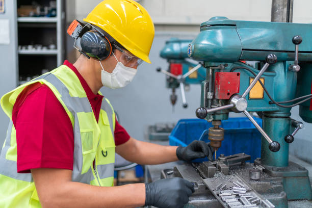 500+ Factory Worker Pictures [HD] | Download Free Images on Unsplash
