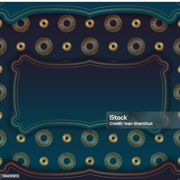 Template Kartu Pos Dengan Warna Hijau Gradien Dengan Pola Mandala Gold